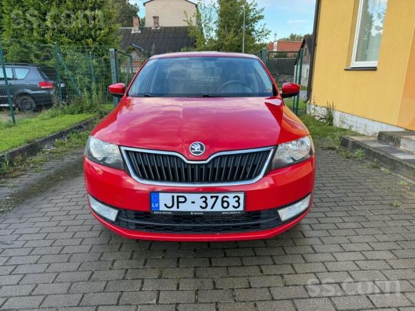 Red Skoda Rapid 2014 in Balvi, with an engine capacity of 1.60 L and mileage of 318 thousand km for 2750 €, photo 4 on AUTOMOTO.COM.LV