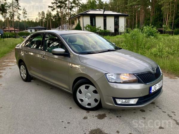 Skoda Rapid 2013 in Riga, with an engine capacity of 1.60 L and mileage of 115 thousand km for 4990 €, photo 3 on AUTOMOTO.COM.LV