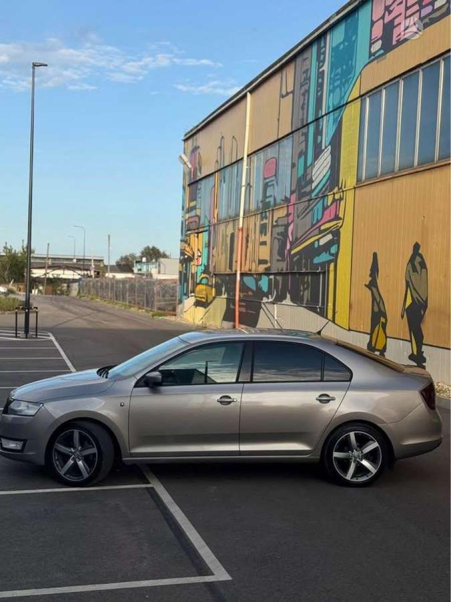 Skoda Rapid 2013 in Kaunas, with an engine capacity of 1.60 L and mileage of 290 thousand km for 4000 €, photo 7 on AUTOMOTO.COM.LV
