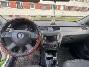 Белый Шкода Рапид 2013 в Таллин, объемом двигателя 1.60 л и пробегом 393 тыс. км за 3000 €, фото 10 на AUTOMOTO.COM.LV