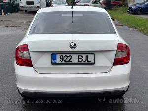 Balts Skoda Rapid 2013 Narva, ar dzinēja tilpumu 1.60 L un nobraukumu 390 tūkst. km par 2499 €, foto 7 vietnē AUTOMOTO.COM.LV