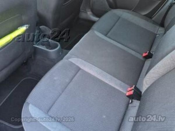 Balts Skoda Rapid 2014 Tallina, ar dzinēja tilpumu 1.60 L un nobraukumu 153 tūkst. km par 5490 €, foto 7 vietnē AUTOMOTO.COM.LV