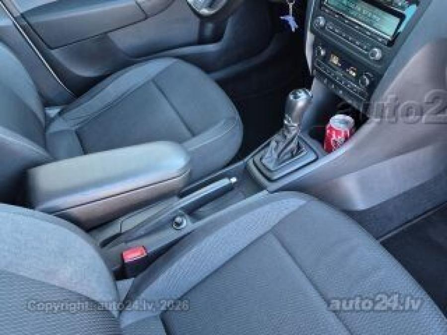 White Skoda Rapid 2014 in Tallinn, with an engine capacity of 1.60 L and mileage of 153 thousand km for 5490 €, photo 10 on AUTOMOTO.COM.LV