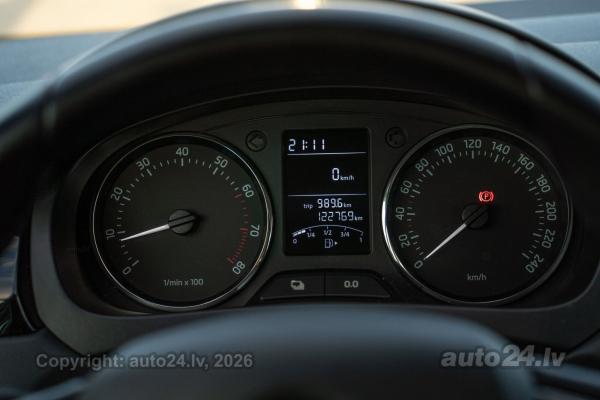 Balts Skoda Rapid 2014 Tallina, ar dzinēja tilpumu 1.20 L un nobraukumu 123 tūkst. km par 4899 €, foto 10 vietnē AUTOMOTO.COM.LV