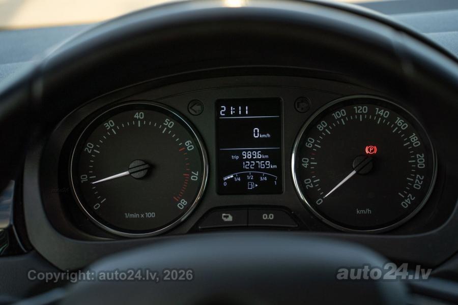 Balts Skoda Rapid 2014 Tallina, ar dzinēja tilpumu 1.20 L un nobraukumu 123 tūkst. km par 4899 €, foto 11 vietnē AUTOMOTO.COM.LV