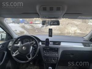 Белый Шкода Рапид 2014 в Даугавпилс, объемом двигателя 1.60 л и пробегом 253 тыс. км за 2200 €, фото 3 на AUTOMOTO.COM.LV