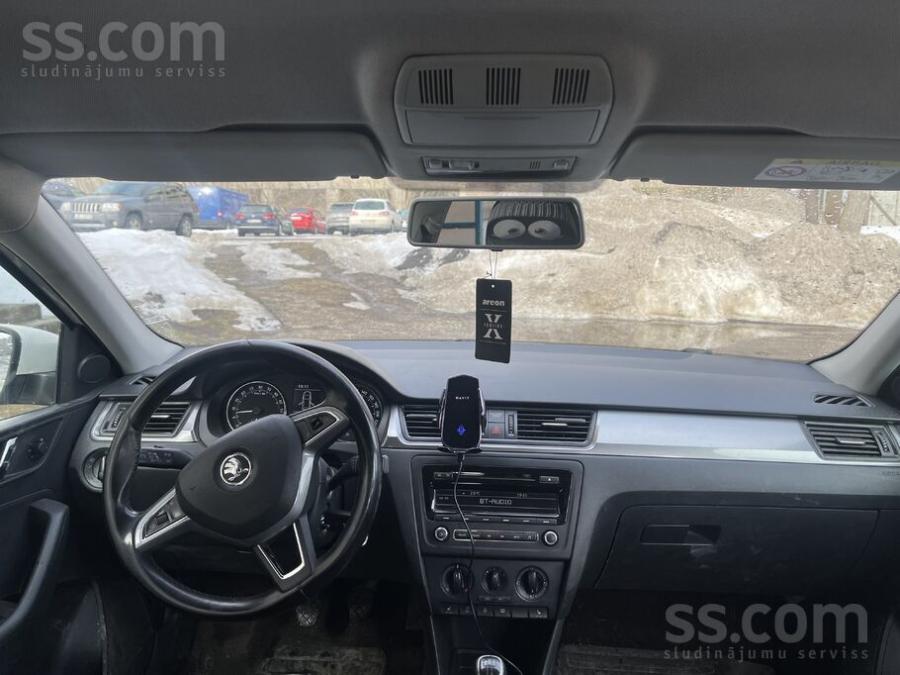 Белый Шкода Рапид 2014 в Даугавпилс, объемом двигателя 1.60 л и пробегом 253 тыс. км за 2200 €, фото 3 на AUTOMOTO.COM.LV