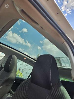 White Skoda Rapid 2014 in Utena, with an engine capacity of 1.60 L and mileage of 238 thousand km for 2799 €, photo 5 on AUTOMOTO.COM.LV