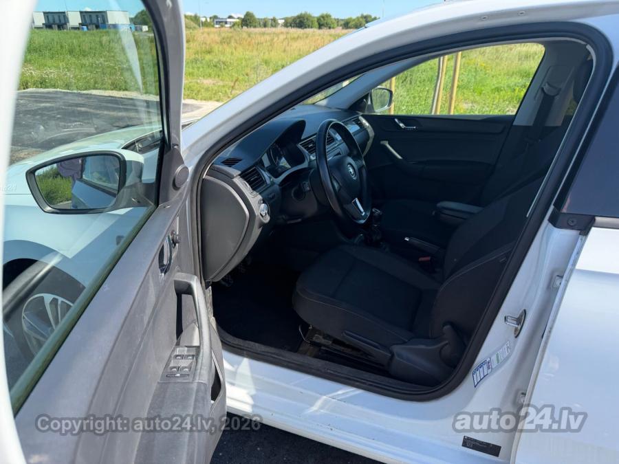 White Skoda Rapid 2014 in Tallinn, with an engine capacity of 1.20 L and mileage of 214 thousand km for 4190 €, photo 6 on AUTOMOTO.COM.LV