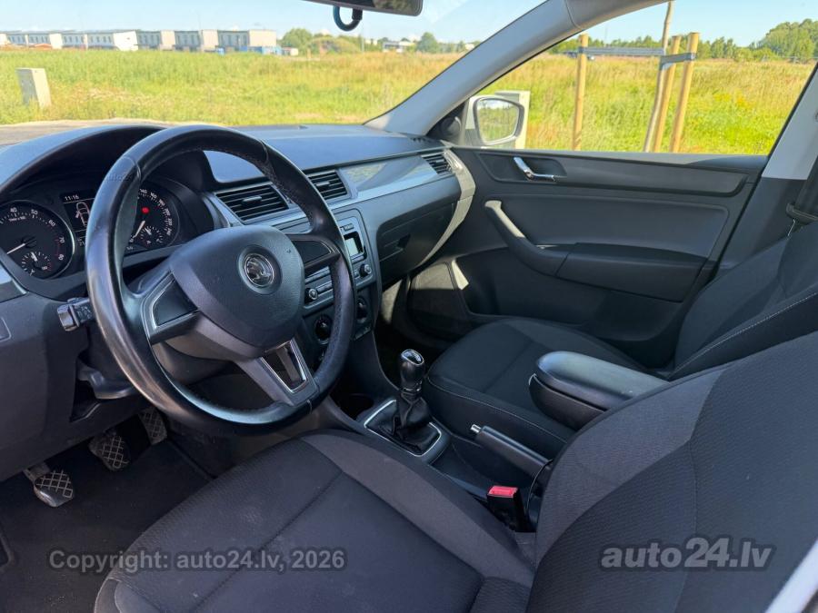 White Skoda Rapid 2014 in Tallinn, with an engine capacity of 1.20 L and mileage of 214 thousand km for 4190 €, photo 7 on AUTOMOTO.COM.LV