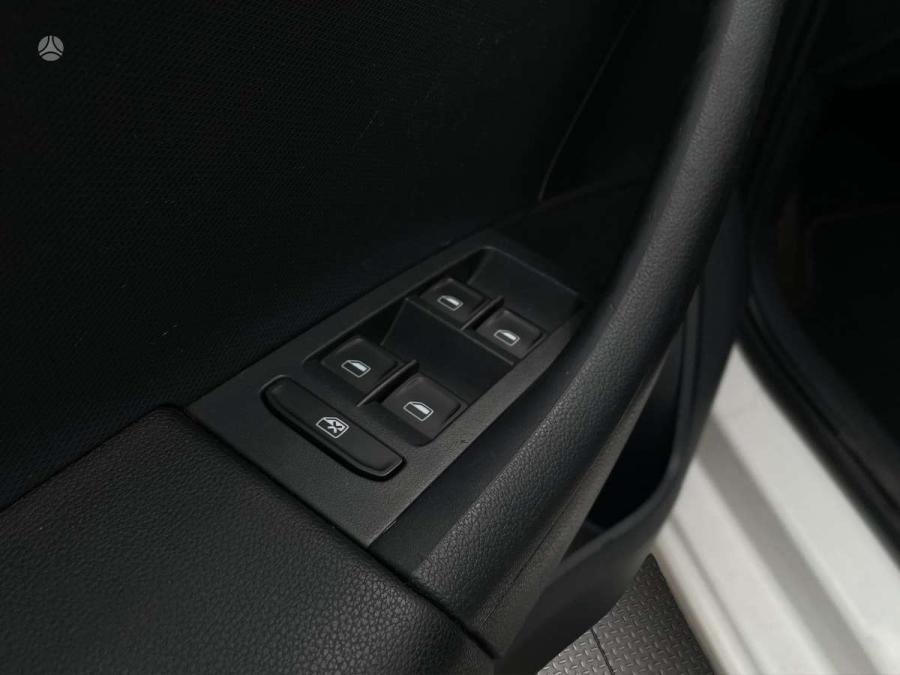 White Skoda Rapid 2014 in Vilnius, with an engine capacity of 1.60 L and mileage of 231 thousand km for 5999 €, photo 14 on AUTOMOTO.COM.LV