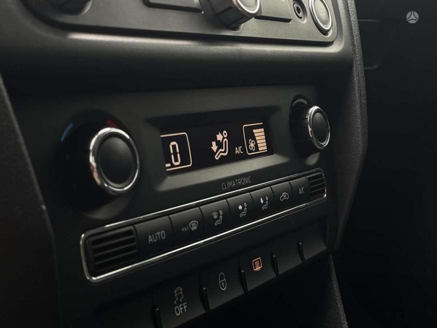 White Skoda Rapid 2014 in Vilnius, with an engine capacity of 1.60 L and mileage of 231 thousand km for 5999 €, photo 17 on AUTOMOTO.COM.LV