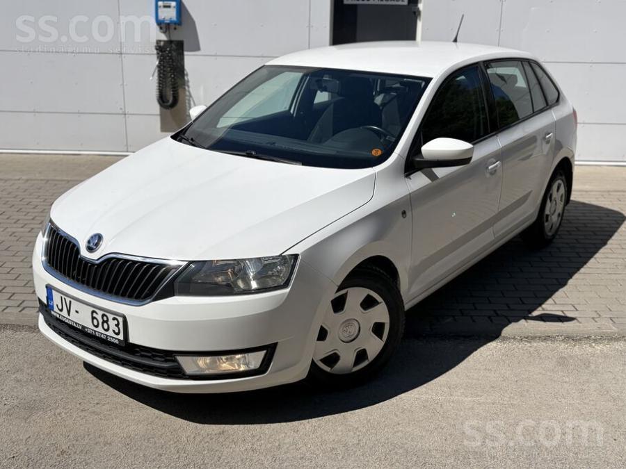 White Skoda Rapid 2015 in Riga, with an engine capacity of 1.60 L and mileage of 308 thousand km for 2150 €, photo 4 on AUTOMOTO.COM.LV