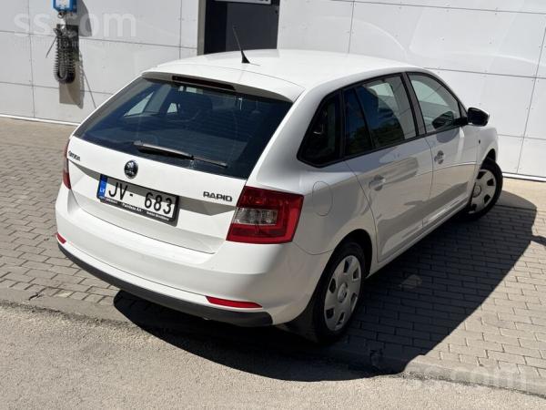 Balts Skoda Rapid 2015 Rīga, ar dzinēja tilpumu 1.60 L un nobraukumu 308 tūkst. km par 2150 €, foto 6 vietnē AUTOMOTO.COM.LV