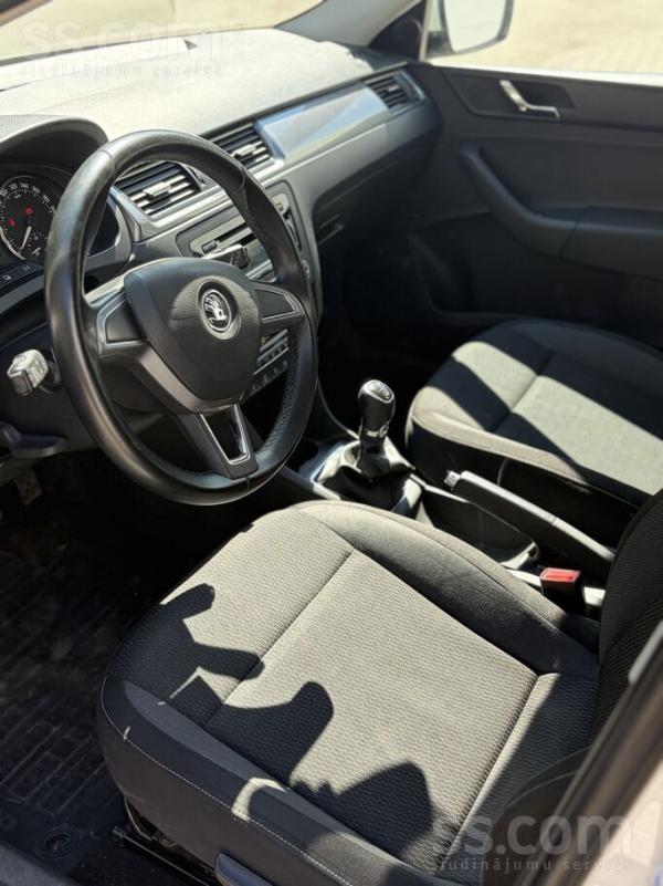 Balts Skoda Rapid 2015 Rīga, ar dzinēja tilpumu 1.60 L un nobraukumu 308 tūkst. km par 2150 €, foto 9 vietnē AUTOMOTO.COM.LV