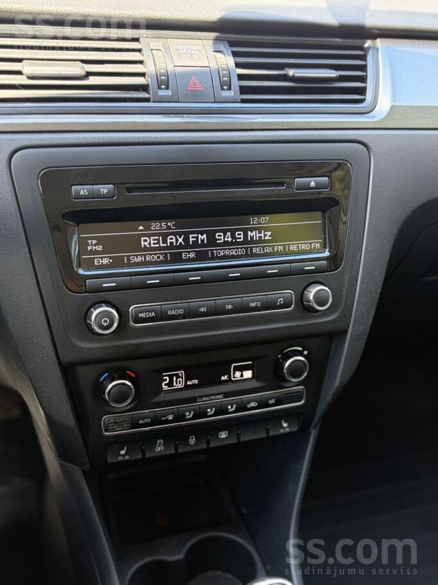 White Skoda Rapid 2015 in Riga, with an engine capacity of 1.60 L and mileage of 308 thousand km for 2150 €, photo 12 on AUTOMOTO.COM.LV
