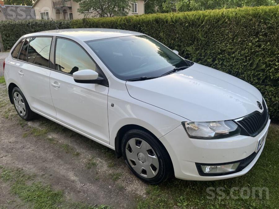 White Skoda Rapid 2015 in Ogre, with an engine capacity of 1.60 L and mileage of 250 thousand km for 3800 €, photo 1 on AUTOMOTO.COM.LV