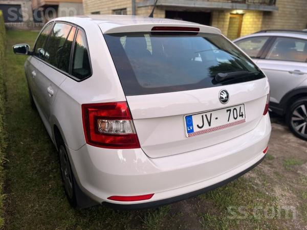 White Skoda Rapid 2015 in Ogre, with an engine capacity of 1.60 L and mileage of 250 thousand km for 3800 €, photo 3 on AUTOMOTO.COM.LV