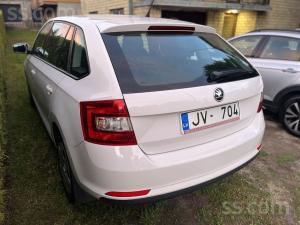 White Skoda Rapid 2015 in Ogre, with an engine capacity of 1.60 L and mileage of 250 thousand km for 3800 €, photo 4 on AUTOMOTO.COM.LV