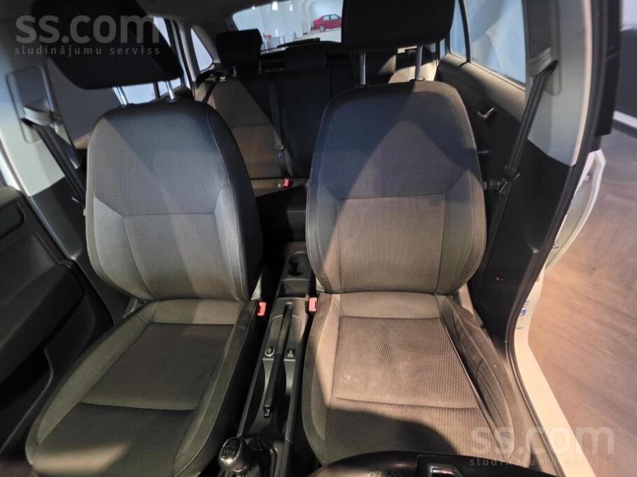 White Skoda Rapid 2015 in Riga, with an engine capacity of 1.60 L and mileage of 207 thousand km for 3800 €, photo 11 on AUTOMOTO.COM.LV