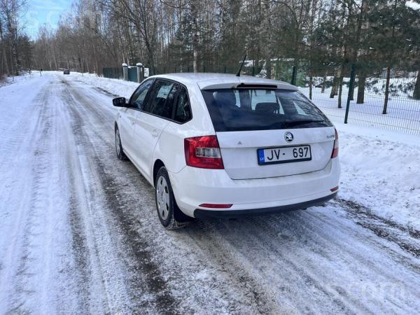 Balts Skoda Rapid 2015 Rīga, ar dzinēja tilpumu 1.60 L un nobraukumu 239 tūkst. km par 3600 €, foto 3 vietnē AUTOMOTO.COM.LV
