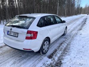 Balts Skoda Rapid 2015 Rīga, ar dzinēja tilpumu 1.60 L un nobraukumu 239 tūkst. km par 3600 €, foto 5 vietnē AUTOMOTO.COM.LV