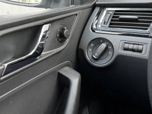 Balts Skoda Rapid 2015 Rīga, ar dzinēja tilpumu 1.20 L un nobraukumu 260 tūkst. km par 6200 €, foto 26 vietnē AUTOMOTO.COM.LV
