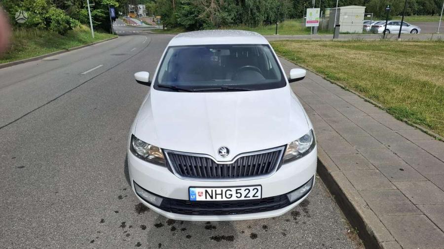 Balts Skoda Rapid 2015 Viļņa, ar dzinēja tilpumu 1.60 L un nobraukumu 165 tūkst. km par 4900 €, foto 3 vietnē AUTOMOTO.COM.LV