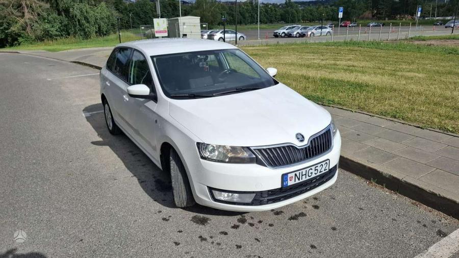 Balts Skoda Rapid 2015 Viļņa, ar dzinēja tilpumu 1.60 L un nobraukumu 165 tūkst. km par 4900 €, foto 4 vietnē AUTOMOTO.COM.LV