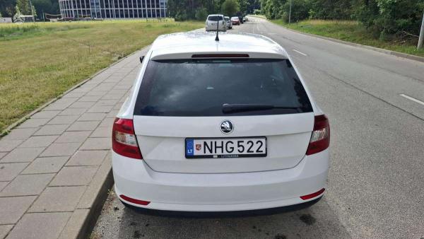 Balts Skoda Rapid 2015 Viļņa, ar dzinēja tilpumu 1.60 L un nobraukumu 165 tūkst. km par 4900 €, foto 5 vietnē AUTOMOTO.COM.LV