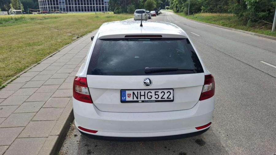 Balts Skoda Rapid 2015 Viļņa, ar dzinēja tilpumu 1.60 L un nobraukumu 165 tūkst. km par 4900 €, foto 6 vietnē AUTOMOTO.COM.LV