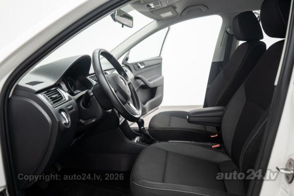 White Skoda Rapid 2015 in Tallinn, with an engine capacity of 1.20 L and mileage of 89 thousand km for 5999 €, photo 8 on AUTOMOTO.COM.LV