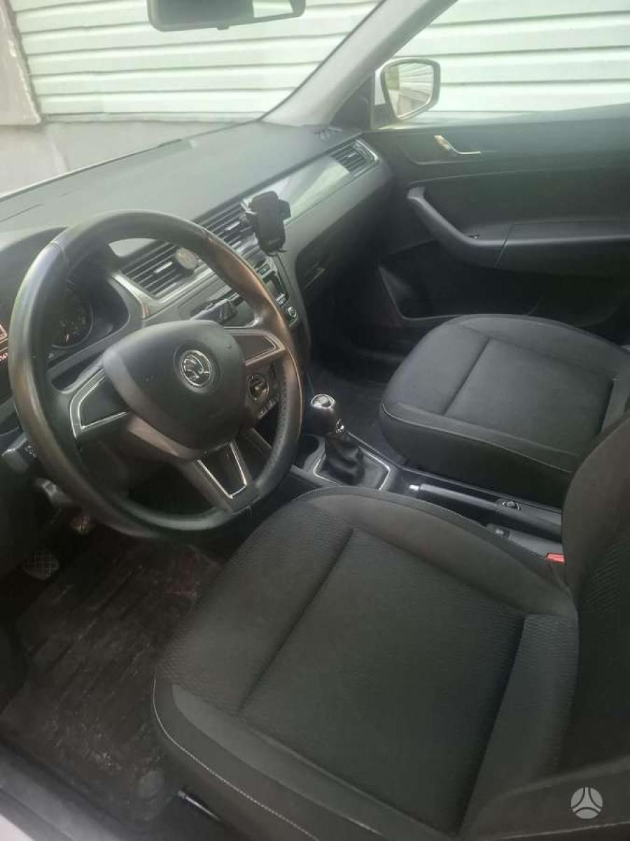 Balts Skoda Rapid 2015 Telšiai, ar dzinēja tilpumu 1.20 L un nobraukumu 157 tūkst. km par 4500 €, foto 4 vietnē AUTOMOTO.COM.LV