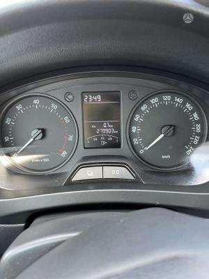 Белый Шкода Рапид 2015 в Каунас, объемом двигателя 1.20 л и пробегом 280 тыс. км за 3650 €, фото 8 на AUTOMOTO.COM.LV