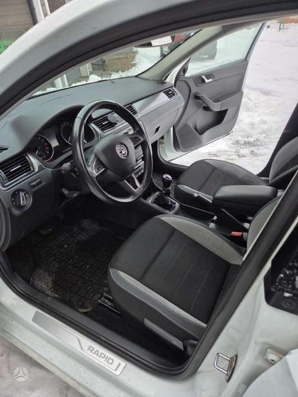 Balts Skoda Rapid 2016 Panevēža, ar dzinēja tilpumu 1.42 L un nobraukumu 143 tūkst. km par 5500 €, foto 10 vietnē AUTOMOTO.COM.LV