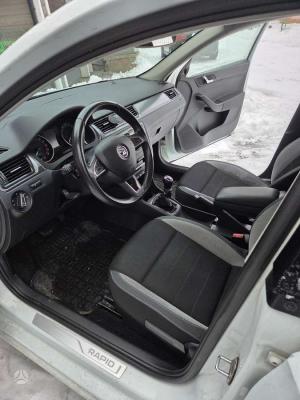 Balts Skoda Rapid 2016 Panevēža, ar dzinēja tilpumu 1.42 L un nobraukumu 143 tūkst. km par 5500 €, foto 10 vietnē AUTOMOTO.COM.LV