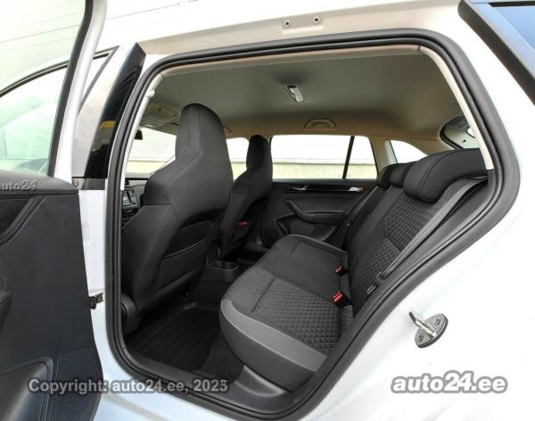 Balts Skoda Rapid 2017 Pērnava, ar dzinēja tilpumu 1.00 L un nobraukumu 112 tūkst. km par 7500 €, foto 11 vietnē AUTOMOTO.COM.LV