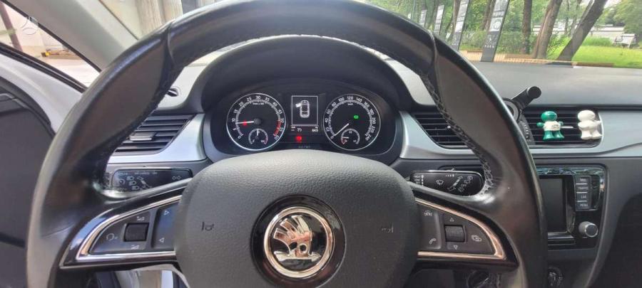 Balts Skoda Rapid 2017 Viļņa, ar dzinēja tilpumu 1.40 L un nobraukumu 223 tūkst. km par 5950 €, foto 8 vietnē AUTOMOTO.COM.LV
