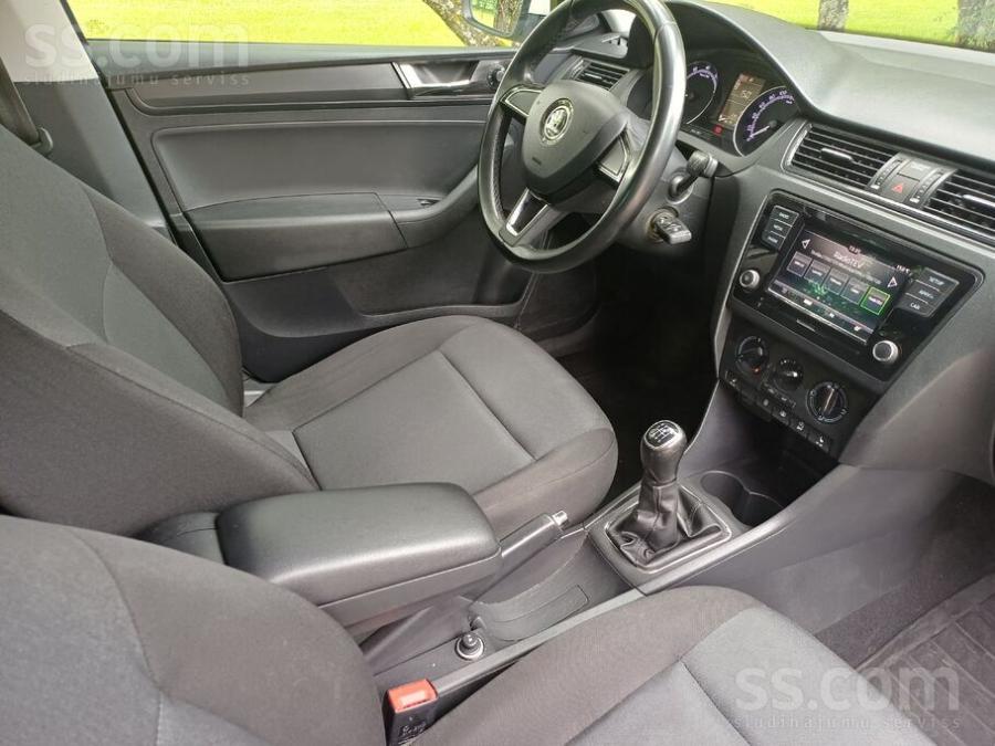 White Skoda Rapid 2019 in Riga, with an engine capacity of 1.00 L and mileage of 239 thousand km for 4990 €, photo 9 on AUTOMOTO.COM.LV