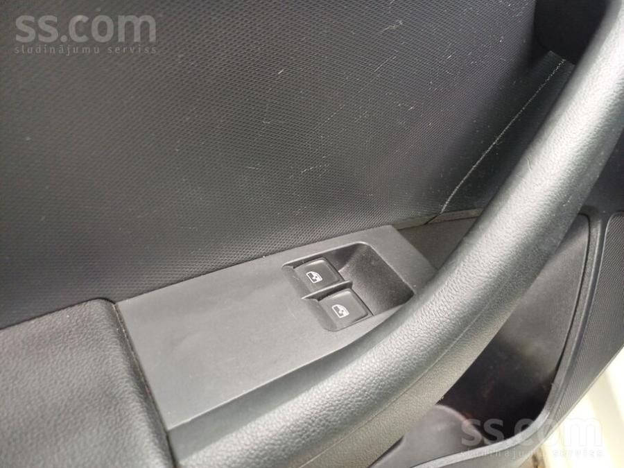 White Skoda Rapid 2019 in Riga, with an engine capacity of 1.00 L and mileage of 239 thousand km for 4990 €, photo 18 on AUTOMOTO.COM.LV