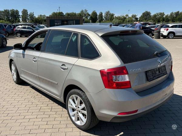 Dzeltens Skoda Rapid 2014 Marijampole, ar dzinēja tilpumu 1.20 L un nobraukumu 188 tūkst. km par 2650 €, foto 5 vietnē AUTOMOTO.COM.LV