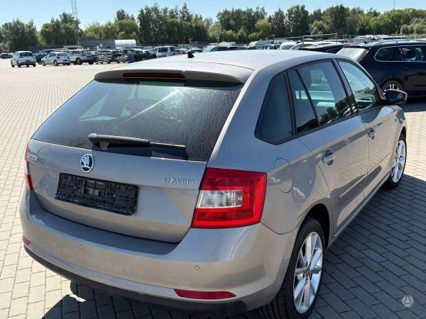 Dzeltens Skoda Rapid 2014 Marijampole, ar dzinēja tilpumu 1.20 L un nobraukumu 188 tūkst. km par 2650 €, foto 7 vietnē AUTOMOTO.COM.LV