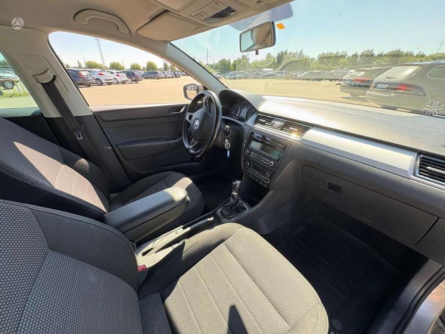 Dzeltens Skoda Rapid 2014 Marijampole, ar dzinēja tilpumu 1.20 L un nobraukumu 188 tūkst. km par 2650 €, foto 10 vietnē AUTOMOTO.COM.LV