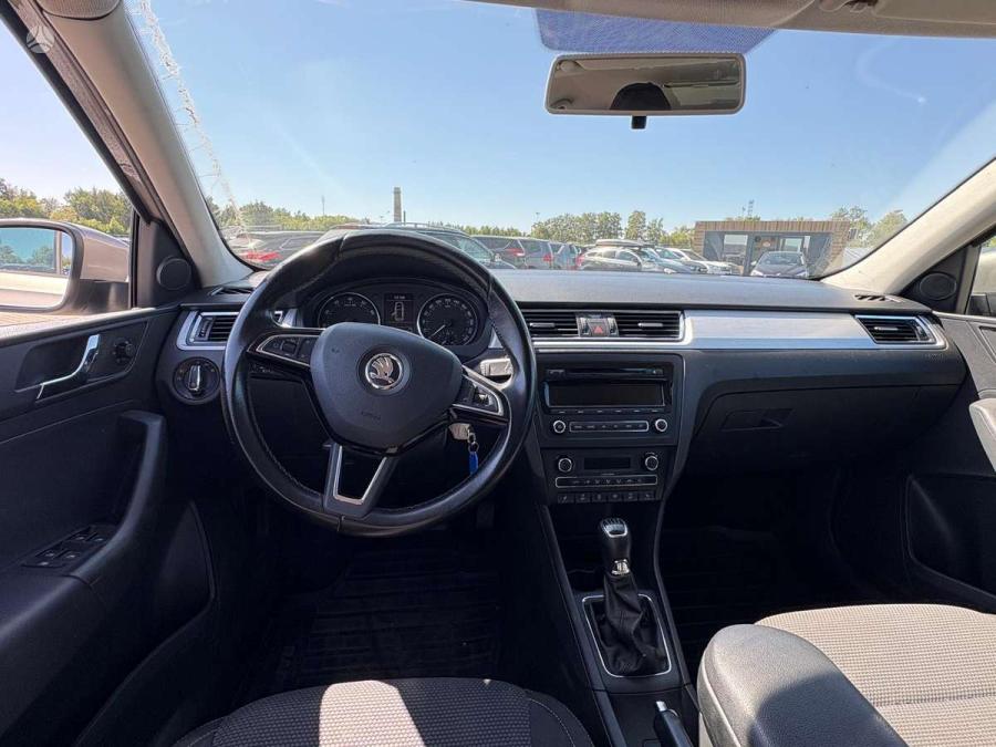 Dzeltens Skoda Rapid 2014 Marijampole, ar dzinēja tilpumu 1.20 L un nobraukumu 188 tūkst. km par 2650 €, foto 14 vietnē AUTOMOTO.COM.LV