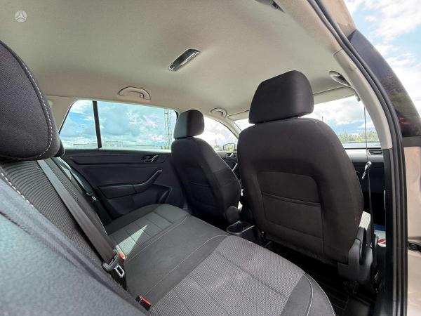 Skoda Rapid 2014 Marijampole vietnē Dzeltens Skoda Rapid 2014 Marijampole, ar dzinēja tilpumu 1.20 L un nobraukumu 188 tūkst. km par 3200 €, foto 11 vietnē AUTOMOTO.COM.LV