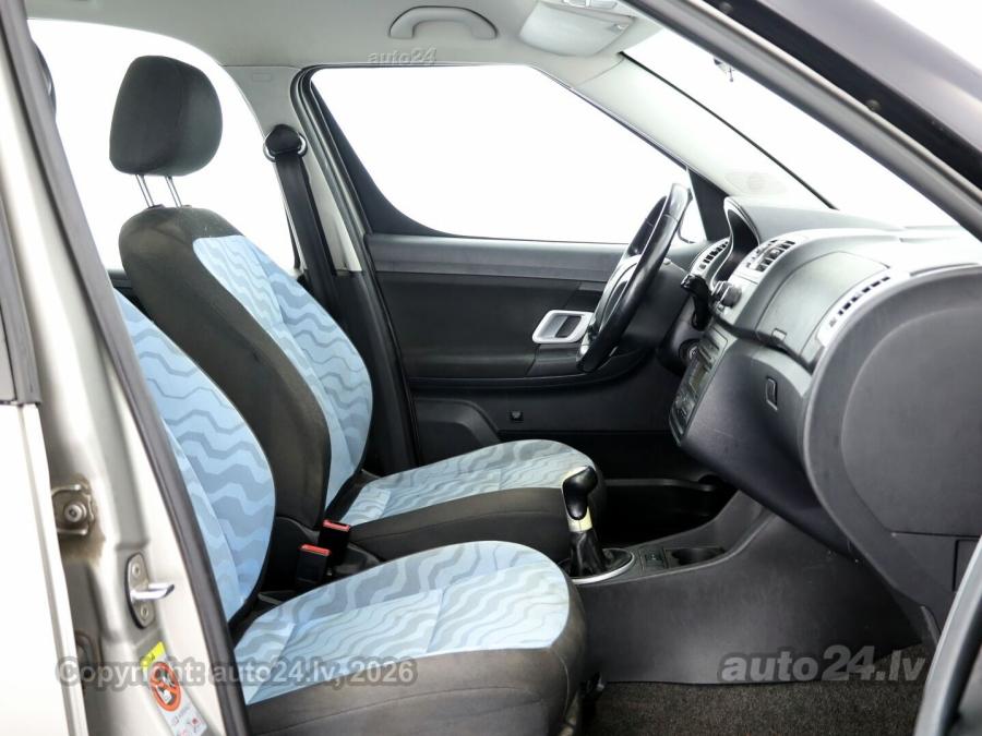 Beige Skoda Roomster 2008 in Tallinn, with an engine capacity of 1.40 L and mileage of 321 thousand km for 799 €, photo 7 on AUTOMOTO.COM.LV