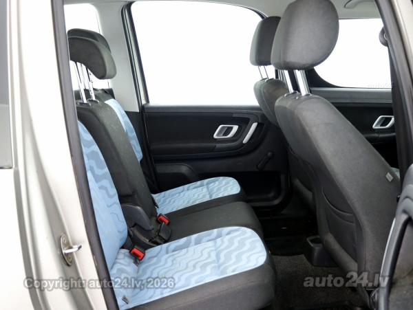 Smilšu krāsa Skoda Roomster 2008 Tallina, ar dzinēja tilpumu 1.40 L un nobraukumu 321 tūkst. km par 799 €, foto 8 vietnē AUTOMOTO.COM.LV