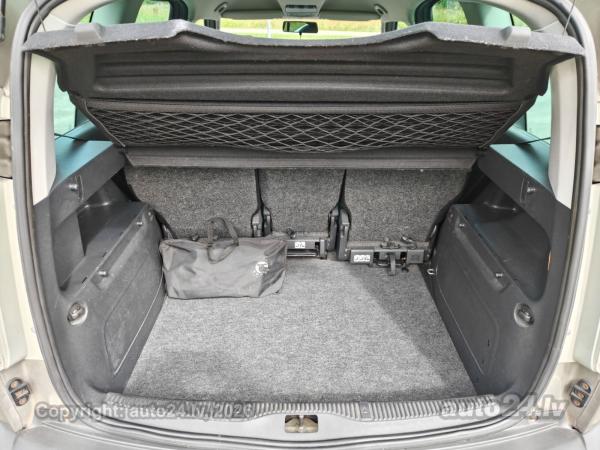 Smilšu krāsa Skoda Roomster 2011 Tallina, ar dzinēja tilpumu 1.20 L un nobraukumu 145 tūkst. km par 2390 €, foto 9 vietnē AUTOMOTO.COM.LV