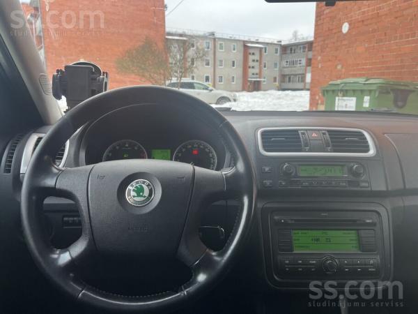 Melns Skoda Roomster 2007 Gulbene, ar dzinēja tilpumu 1.40 L un nobraukumu 250 tūkst. km par 1190 €, foto 5 vietnē AUTOMOTO.COM.LV