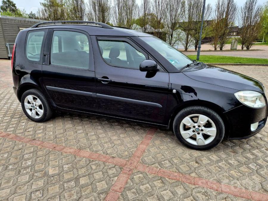 Melns Skoda Roomster 2008 Jelgava, ar dzinēja tilpumu 1.90 L un nobraukumu 287 tūkst. km par 3650 €, foto 4 vietnē AUTOMOTO.COM.LV